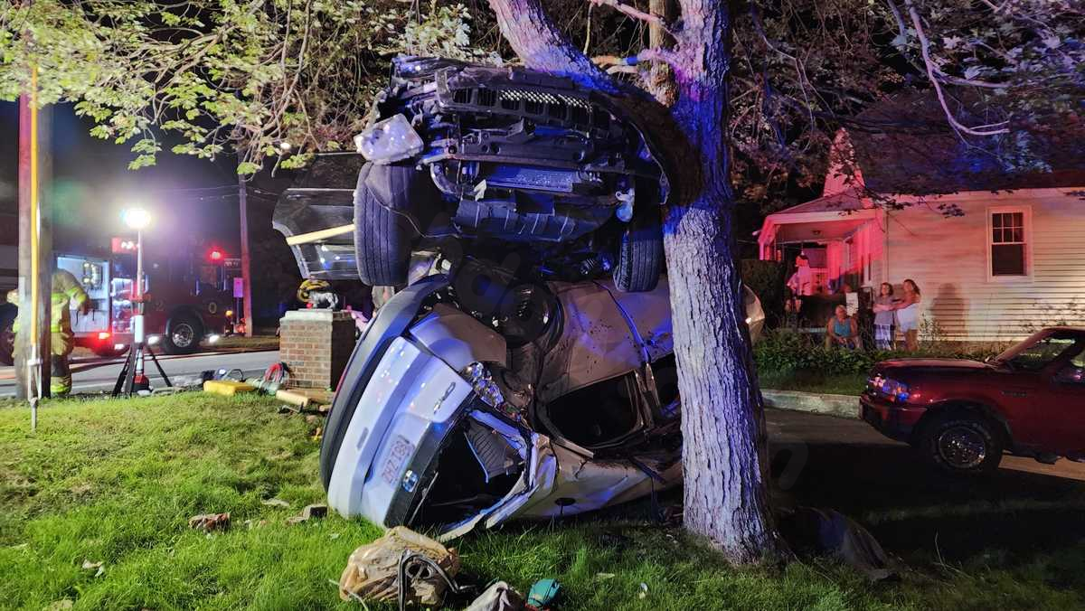 Jeep lands on top of vehicle after wild crash in … - CrashDaily.com