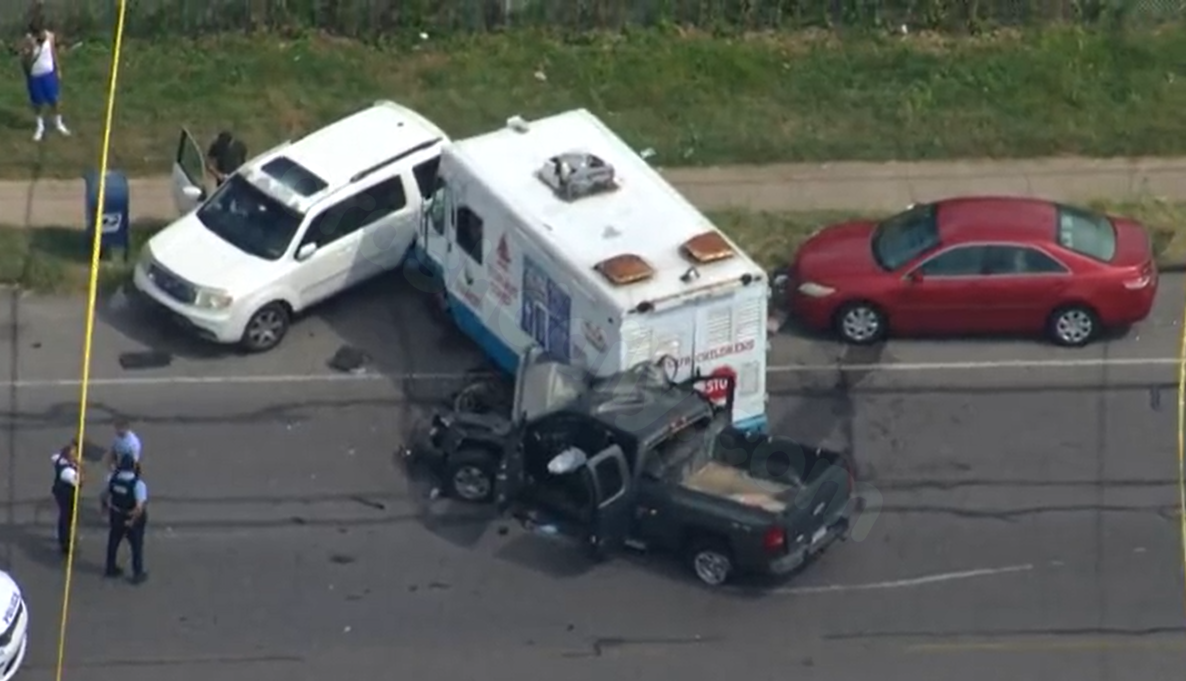 Two people severely wounded in fast-moving collis… - CrashDaily.com