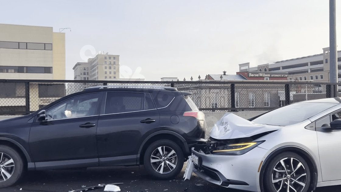 Impact of two-car crash on I-91 north on Springfi… - CrashDaily.com